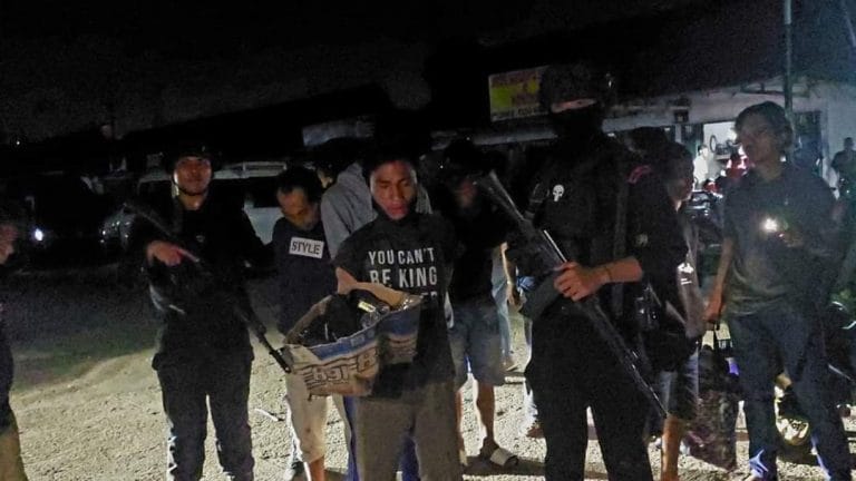 Gerebek Kampung Narkoba, Polda Jambi Tangkap 7 Orang dan Bakar 16 Pondok - Bicara Apa Adanya